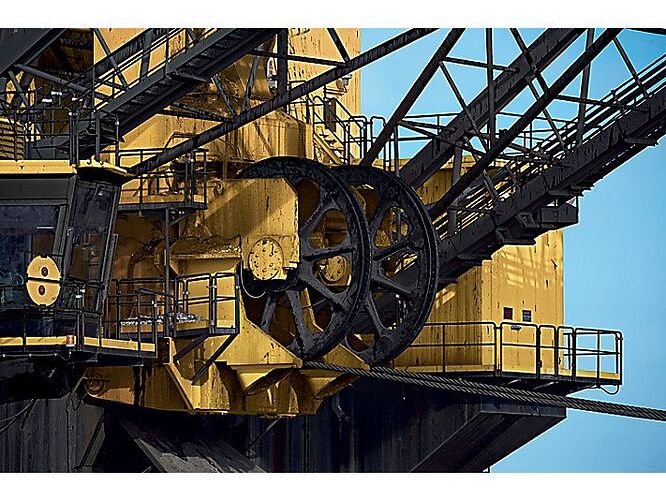 Caterpillar 8750 Dragline - CC2 Vehicle Suggestions - Car Crushers Forum