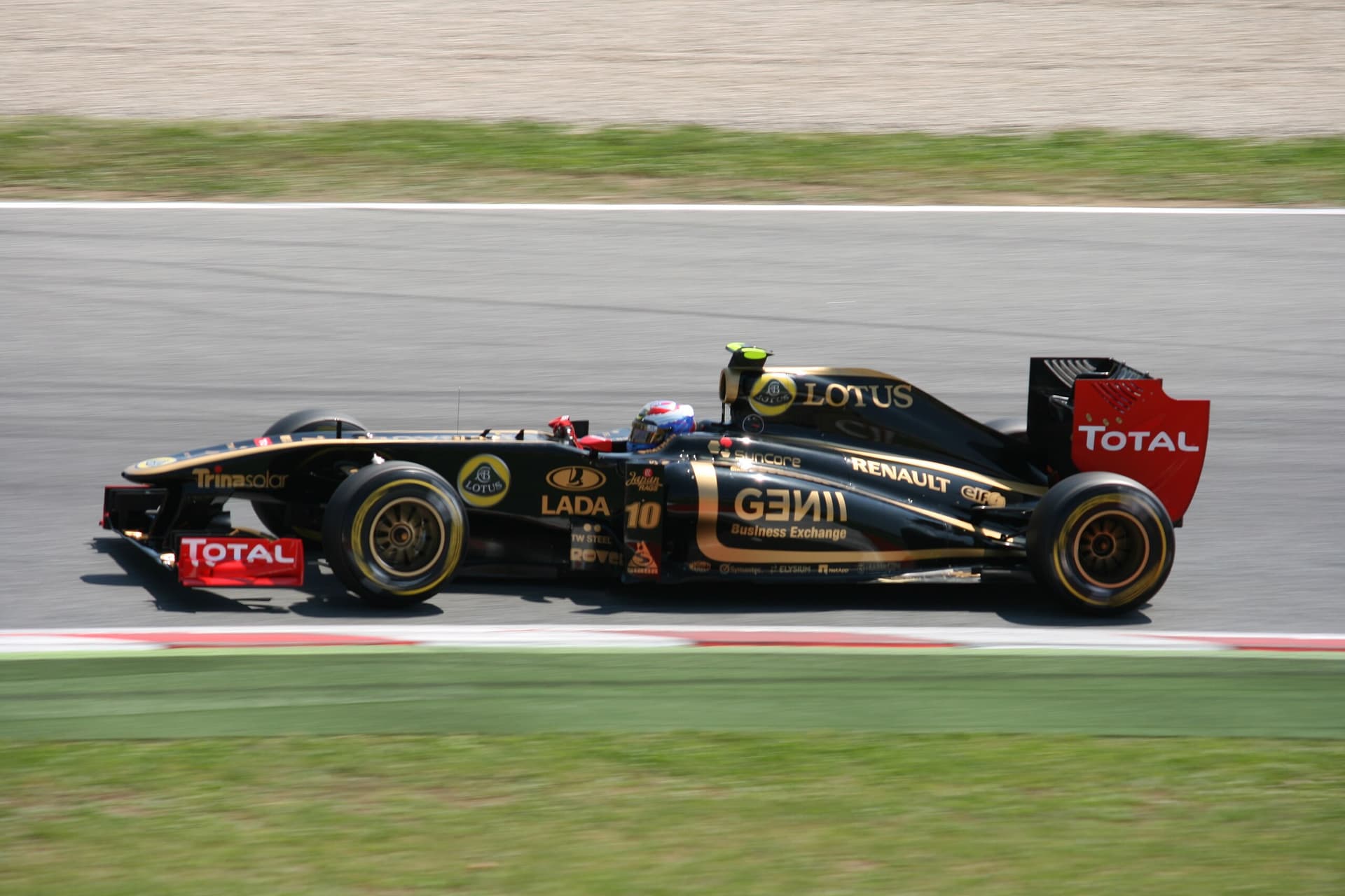 2011 Lotus Renault R31 - CC2 Vehicle Suggestions - Car Crushers Forum