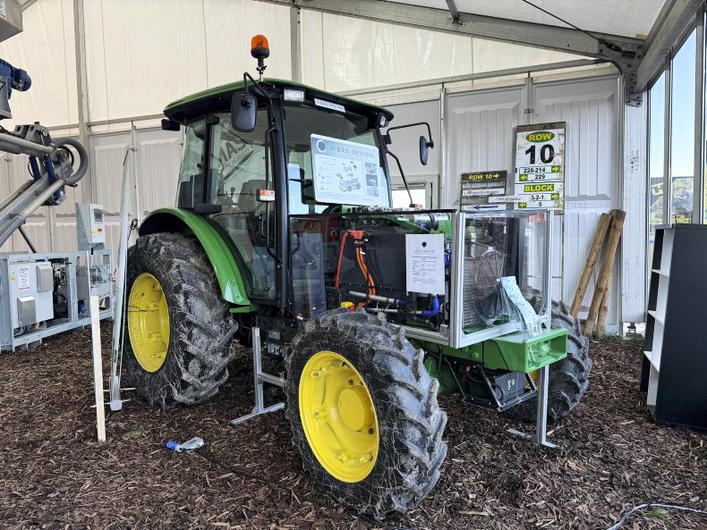 John Deere Hibra Design Electric Tractor :Ireland: - CC2 Vehicle ...